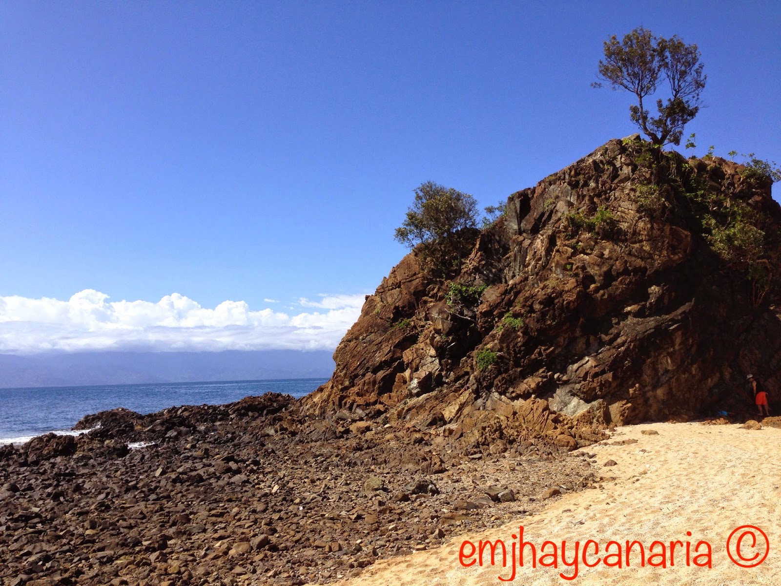 Titowew & Limelight: DIGUISIT BEACH & ROCK FORMATION - BALER AURORA